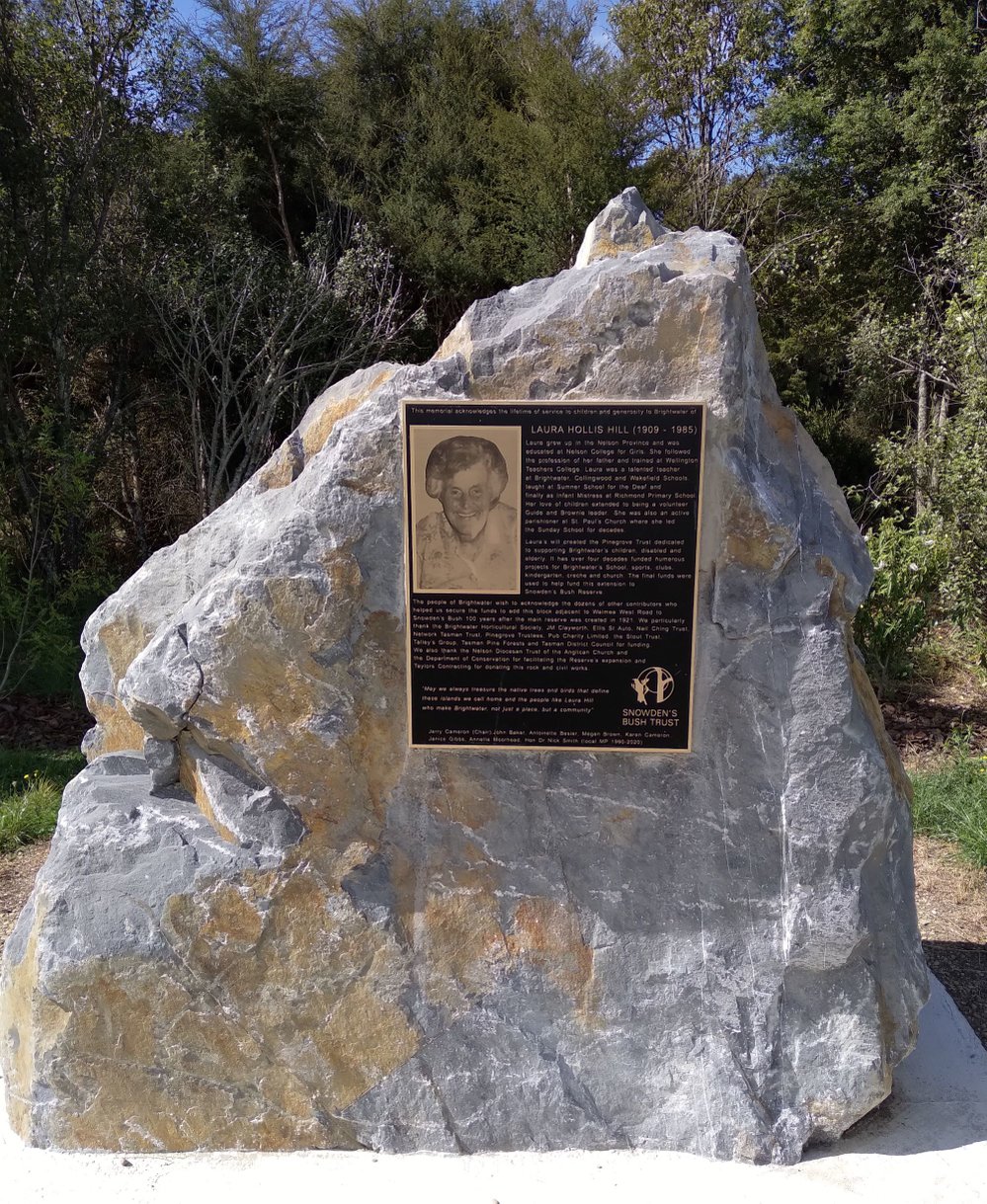 Laura Hollis Hill memorial | Tasman Heritage